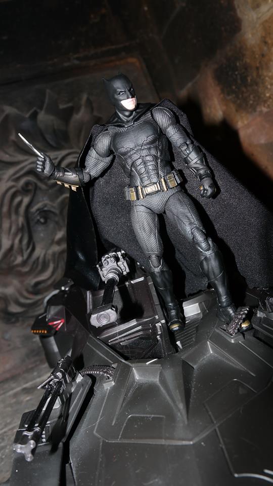 MAFEX Review | Batman (Justice League) | Future of the Force