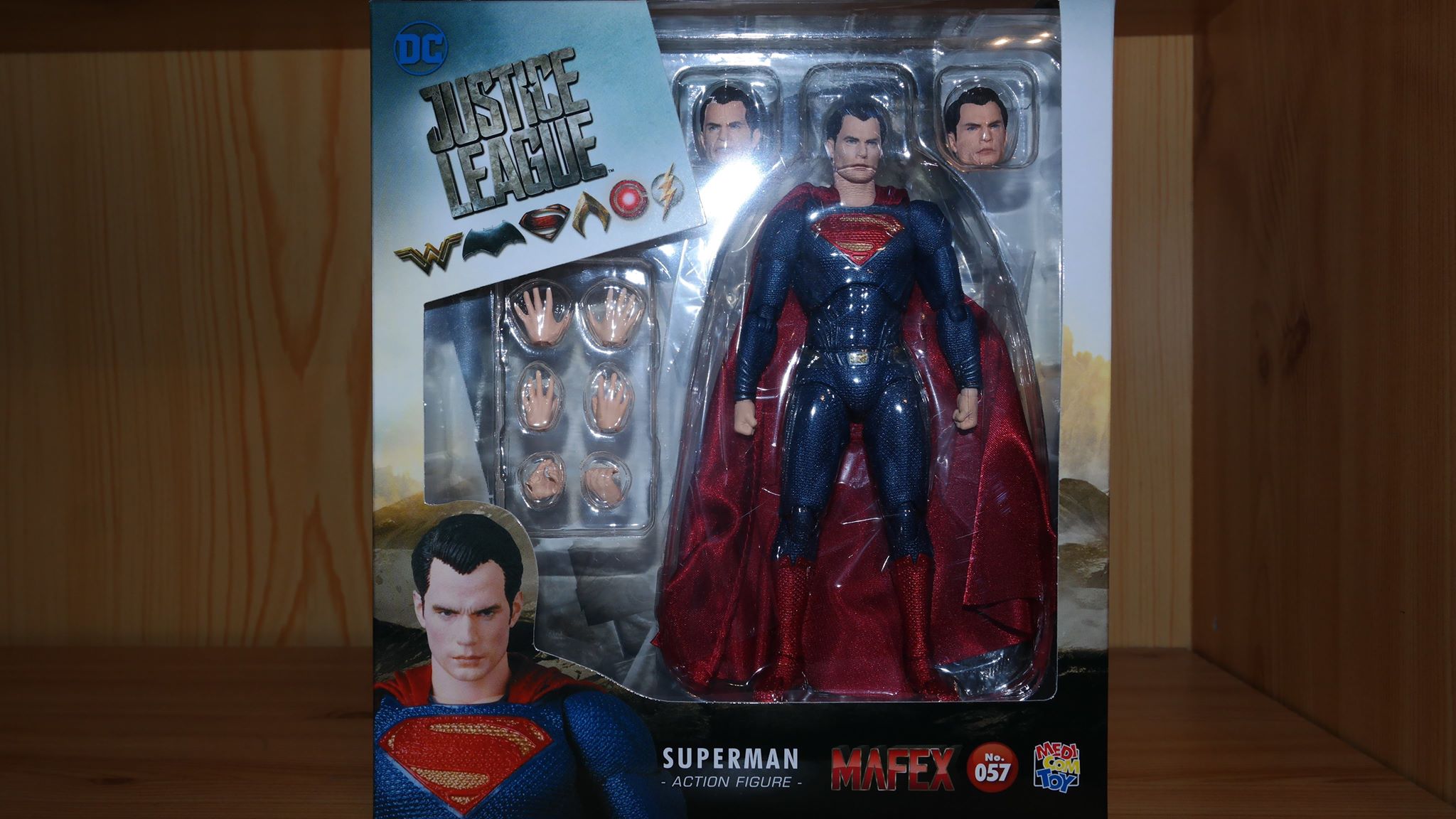 Justice League Review | Superman MAFEX (Medicom) - Future of the Force