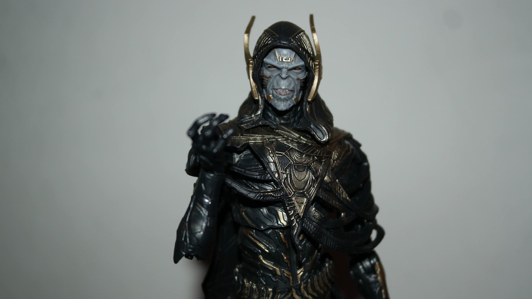 Marvel Legends Review | Loki & Corvus Glaive 2-Pack (Avengers: Infinity ...