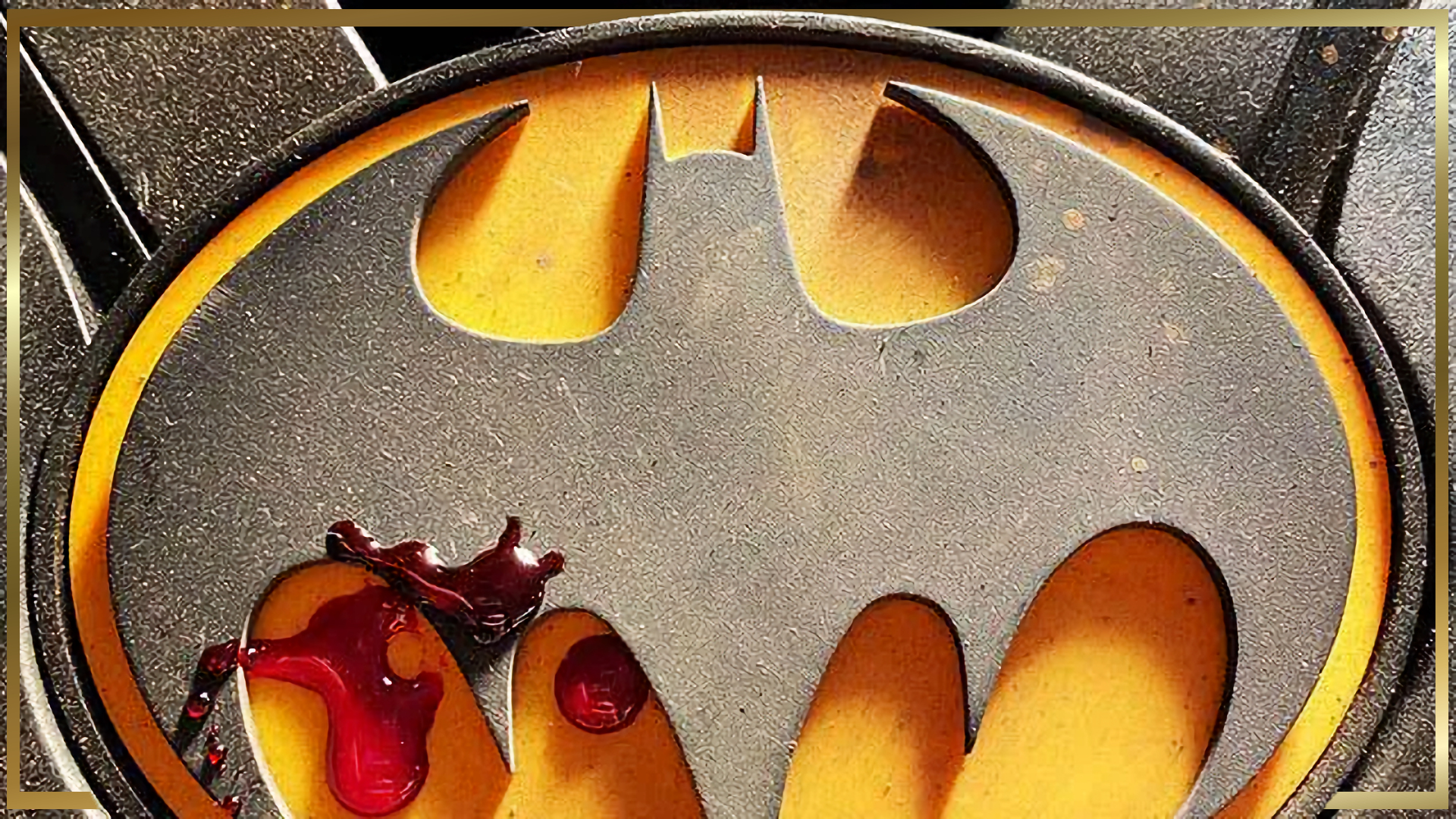 First Look | Michael Keaton's Batman Logo From The Flash - Future of ...